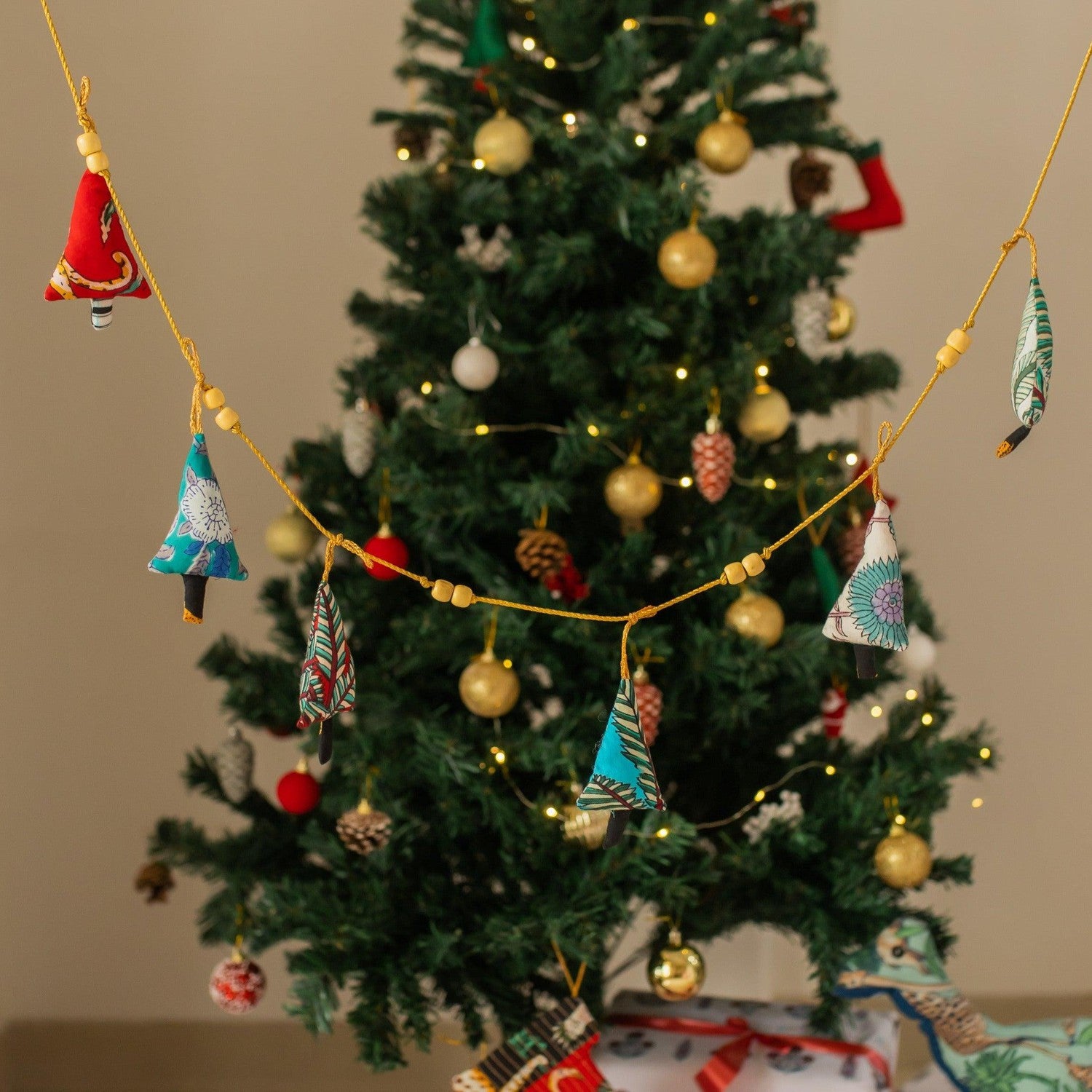 Zero Waste Mini Christmas Trees Bunting – House of Ekam